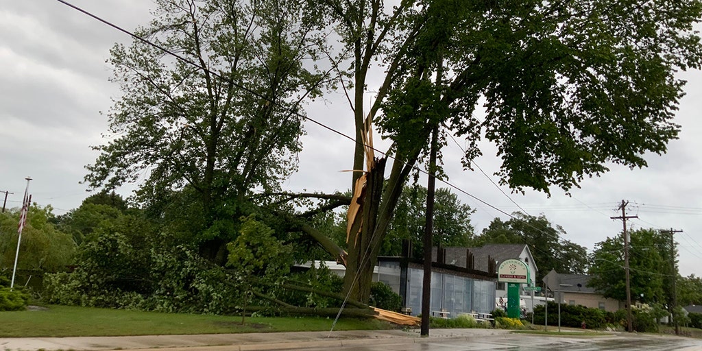 90-mph wind gust leaves Omaha airport again target of severe weather ...