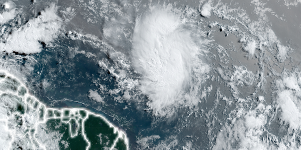 Today's top weather news: Tropical Storm Beryl barrels toward Caribbean ...