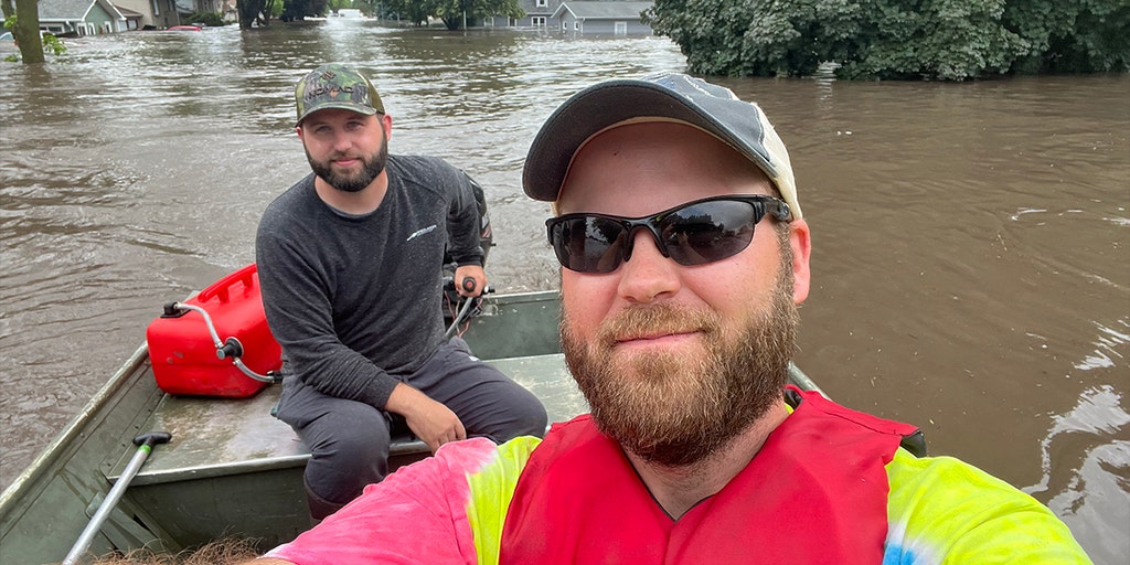Iowa brothers save 30 people from perilous floodwaters in Spencer | Fox ...