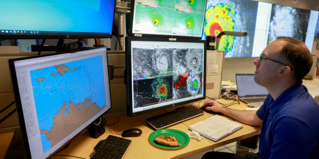 Houston Beryl Tracker: Forecast maps, tropical weather alerts, rain ...