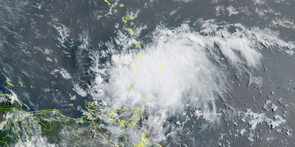 Tropical disturbance 96L development chances fade as Saharan dust takes ...