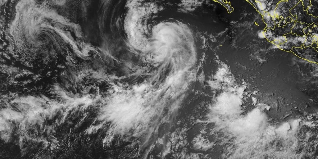 VIDEO: Tropical cyclones dance around themselves in Eastern Pacific ...