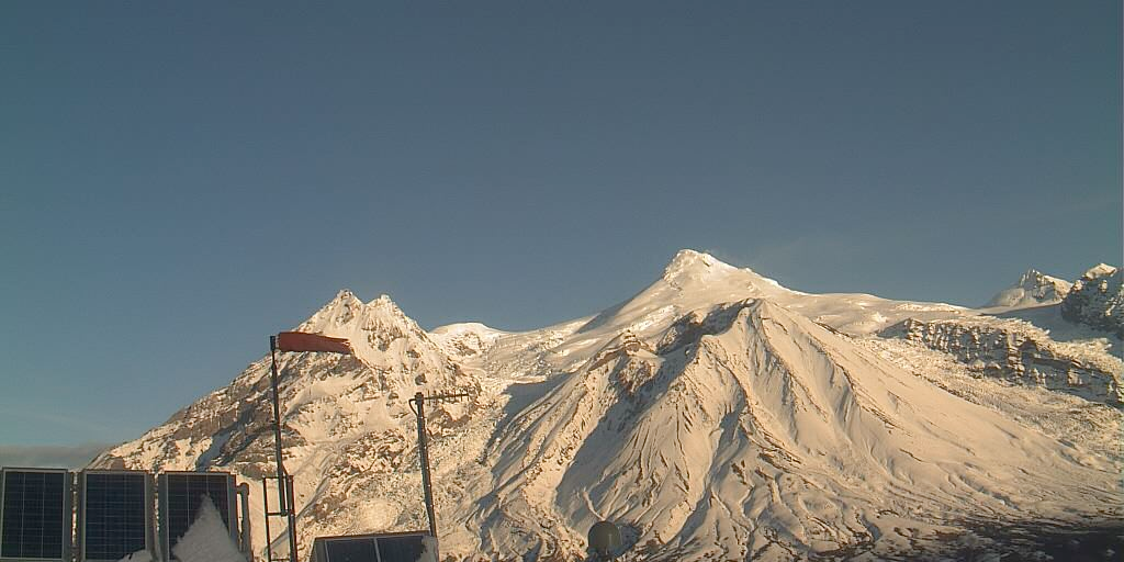 Famous Alaska volcano sees seismic unrest after more than 30-year ...