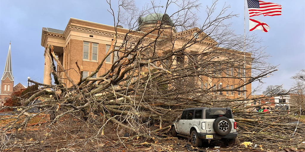 Severe weather charges across Southeast with damaging winds, hail | Fox Weather