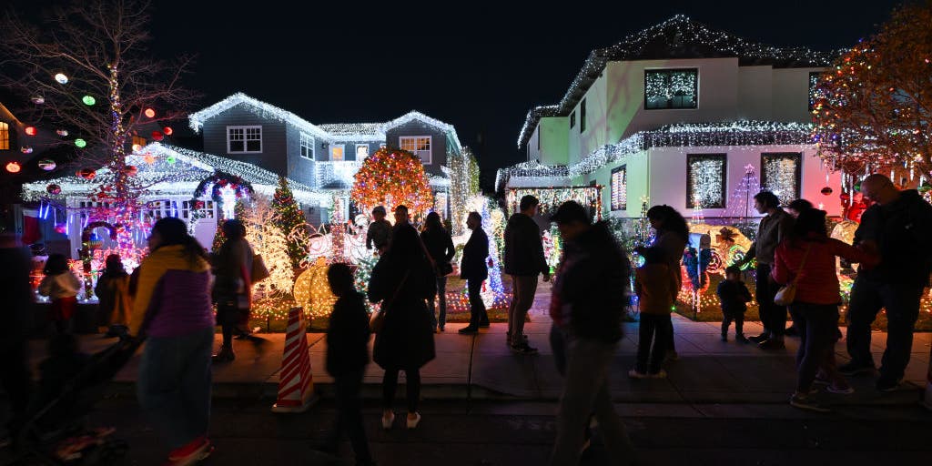 Christmas holiday season forecast: Warm signals dominate much of US ...