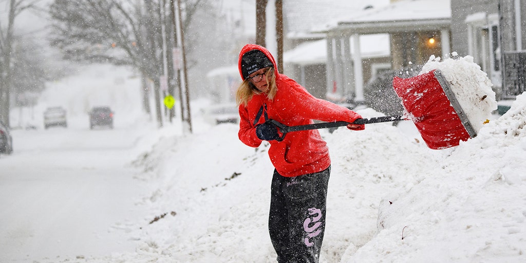 Today's top weather news: Lake-effect snow piles up in Great Lakes as ...