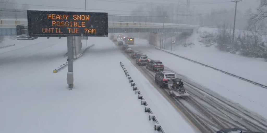 Lake-effect snow continues to pummel Great Lakes as over 40 inches ...