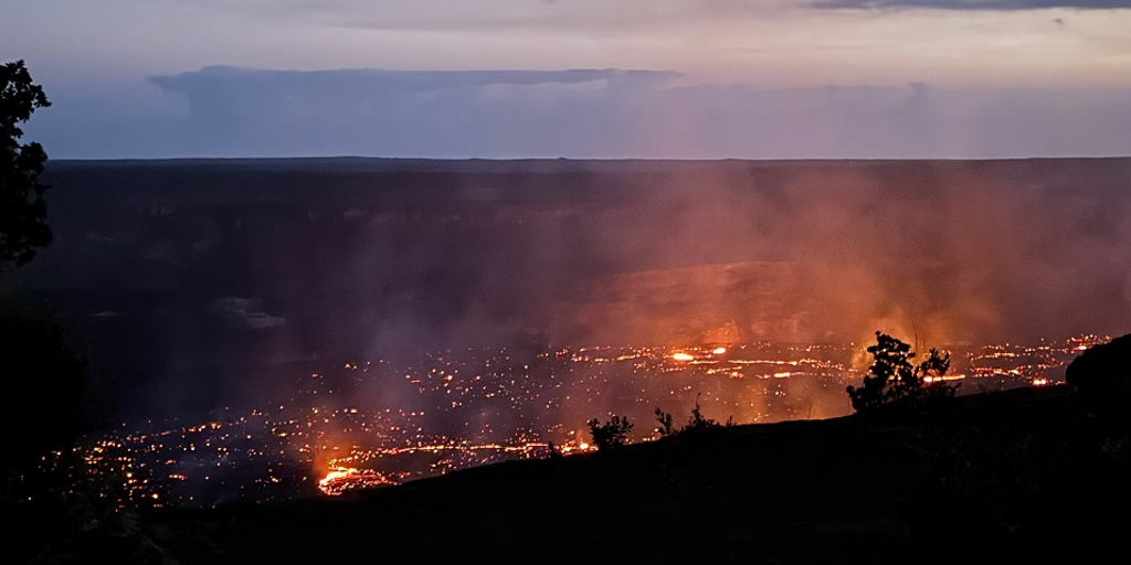 Toddler nearly falls off cliff while visiting Kilauea volcano in Hawaii ...