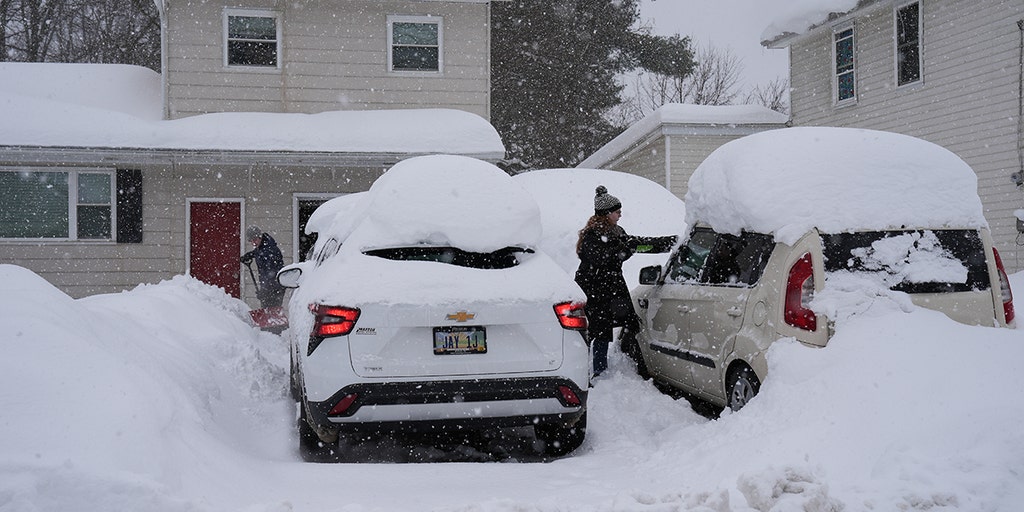 Great Lakes communities prepare to be blasted by lake-effect snow | Fox ...