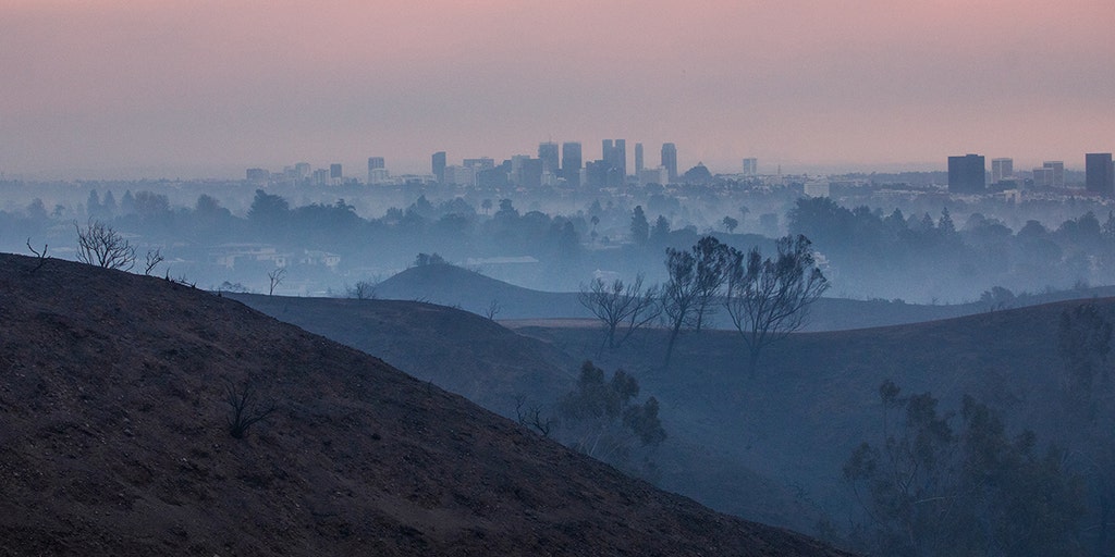 City-wide emergency alert in Los Angeles sent in error to millions ...