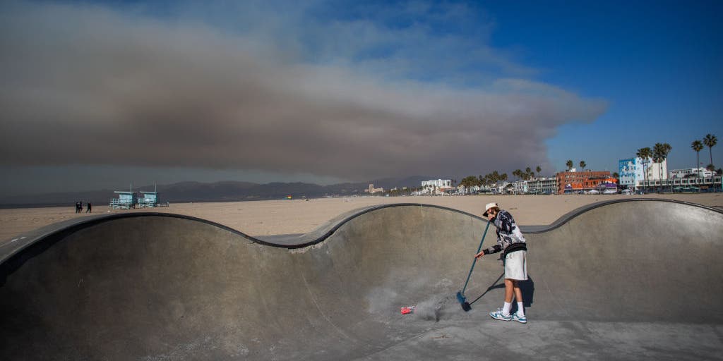 Renewed Los Angeles wildfire threat could blow more toxic ash into ...