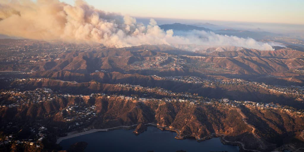 Los Angeles area back under Fire Weather Warning as strong Santa Ana ...