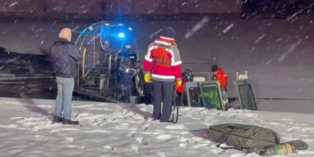 Vehicle plunges into icy Potomac River from DC’s Arlington Memorial ...