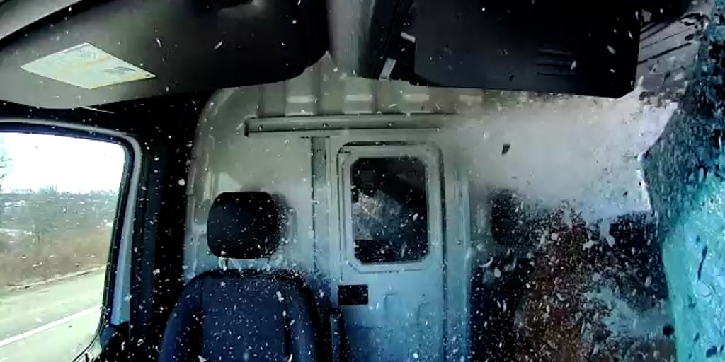 VIDEO: Ice projectile shatters driver's windshield on Pensilvania ...