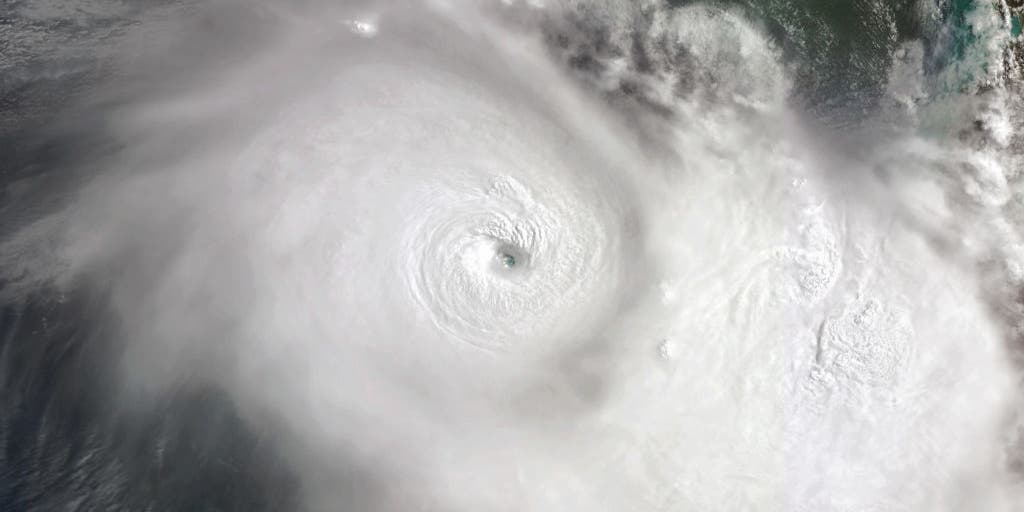 Tropical Cyclone Zelia rapidly strengthens to Category 5 before ...