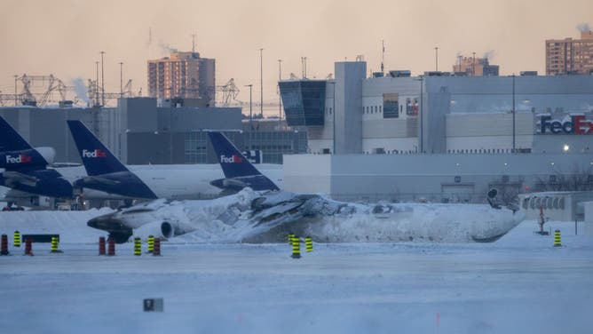Delta flight from Minnesota crash lands upside down in Toronto, photos show | Fox Weather