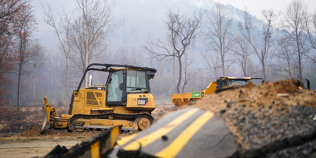 Evacuations expand in Carolinas as wildfires rage in Hurricane Helene-ravaged areas | Fox Weather