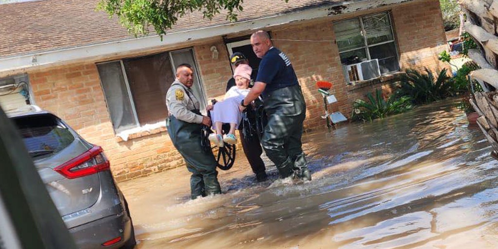 VIDEOS: Devastating South Texas floods submerge cars, force water ...