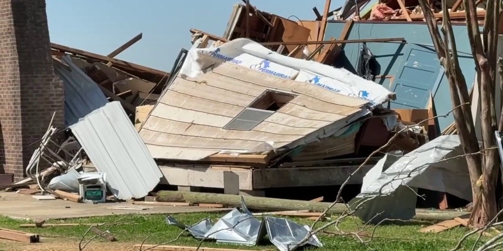 Mississippi tornadoes leave at least 6 dead as cleanup operations get ...