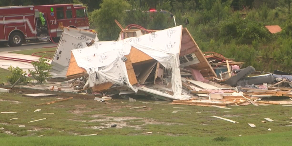 Georgia tornado leave teen critically injured, homes destroyed | Fox ...
