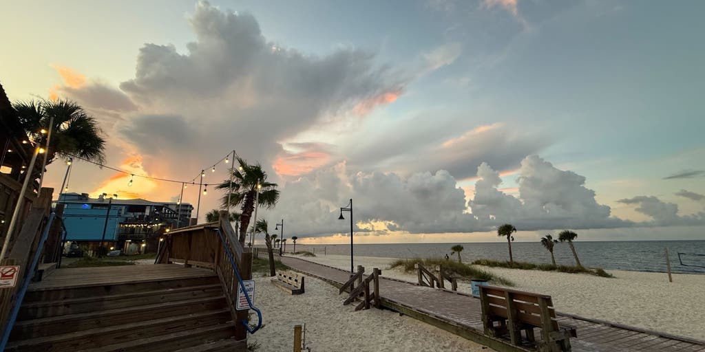Today's top weather news: Tropics stir in Atlantic as summer pattern ...