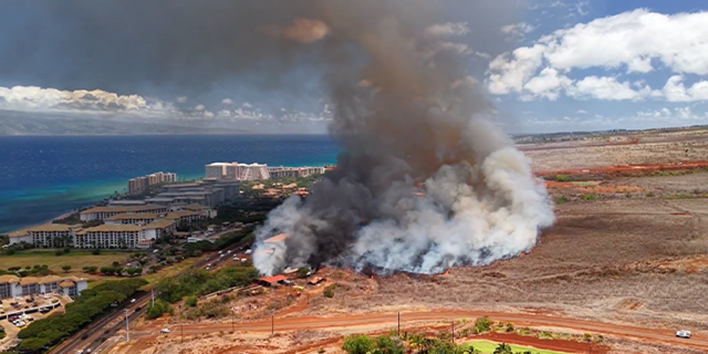 See it: Drone video shows birds-eye view of Hawaii wildfire that shut ...