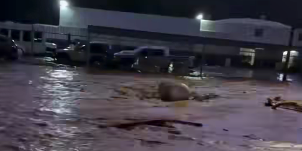 Arizona flash flooding leaves at least 4 dead as 1,000 propane tanks ...