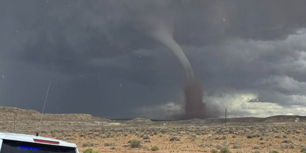 Utah Tornado: Rare Desert Swirl Caught on Camera - News Usa Today