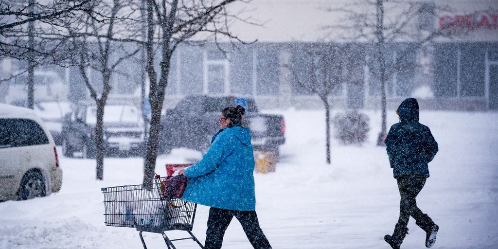 Ultimate winter storm survival kit: Key essentials you need before it ...