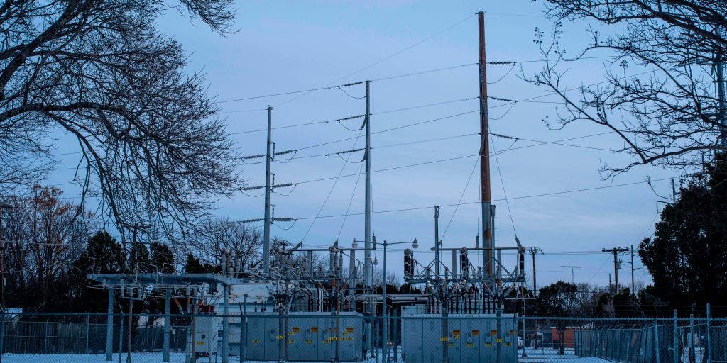 Energy providers prepare, mobilize for widespread winter storm in ...