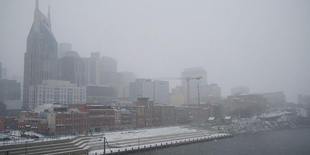 Arctic plunge: Polar vortex locks in snow, ice and life-threatening ...