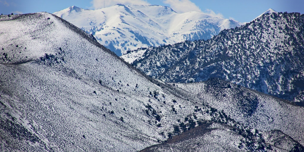 Omega block weather pattern expected to dump snow across Sierra Nevada ...