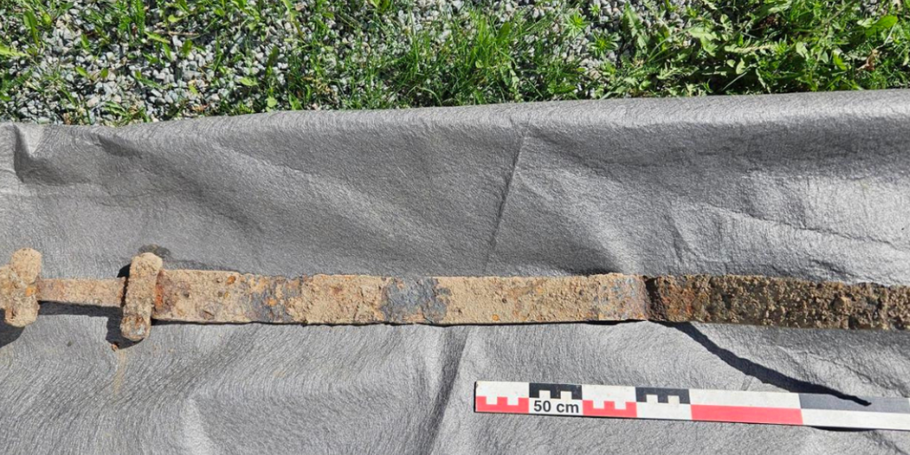 First grade student discovers 1,300 year old Viking era sword during a ...