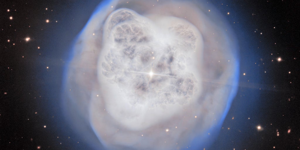 Stunning new space image shows Crystal Ball Nebula 1,500 light-years ...